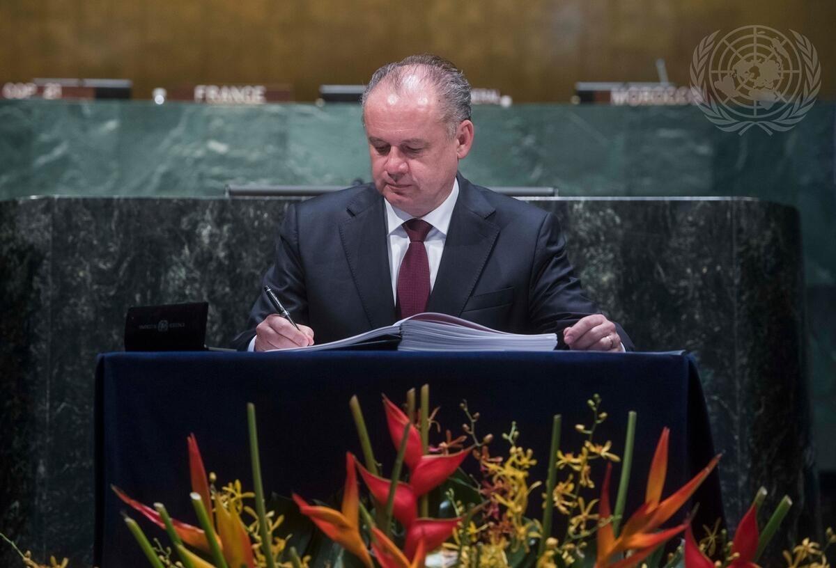 President of Slovakia Signs Paris Agreement on Climate Change | UN Photo