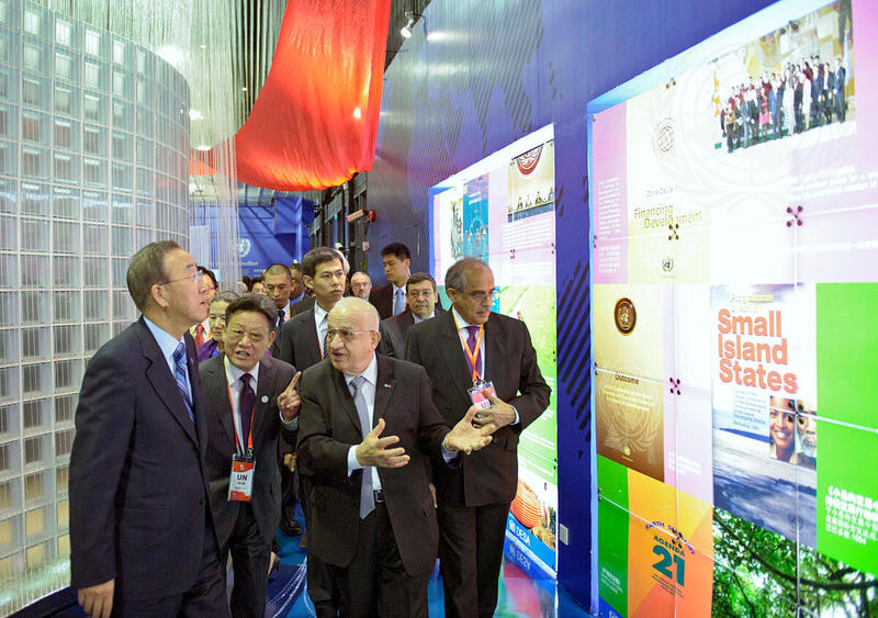 Secretary-General Visits UN Pavilion at 2010 Shanghai World Expo | UN Photo