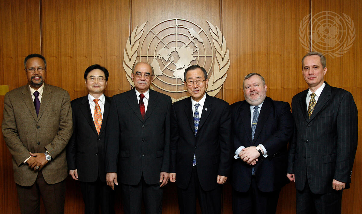 Secretary-General Meets 2008 ECOSOC Bureau Members | UN Photo